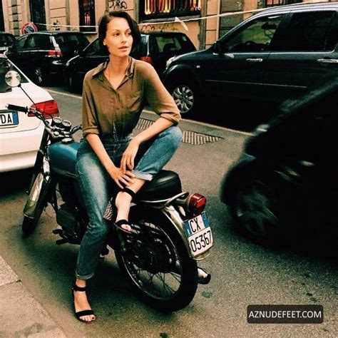 Katarzyna Weronika Borowicz Feet Aznudefeet