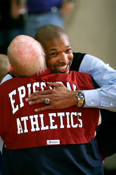 무료 이미지 남자 사람 스포츠 축하 플레이어 포옹 팀 행복 관계 즐거움 선수권 대회 코치 우승자 감정
