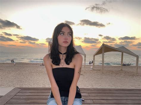 חברת אפיקים אשדוד בת 21 סורבה לעלות לאוטובוס כי הוא רק לגברים במקרה אחר נערות נאלצו לוותר על