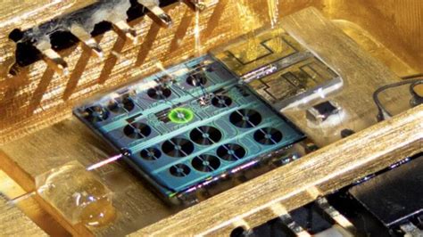 Swiss Scientists Shrink Super Laser On A Small Chip In A World First