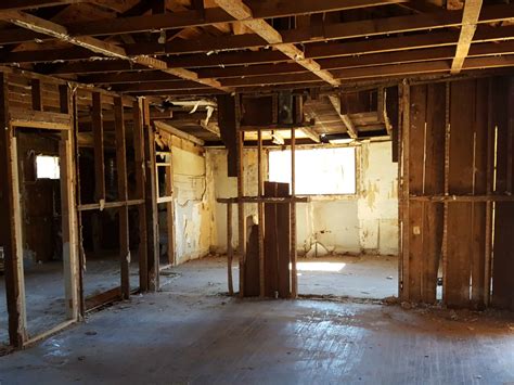 Is It Smart To Buy A Fixer Upper Or Run Down House