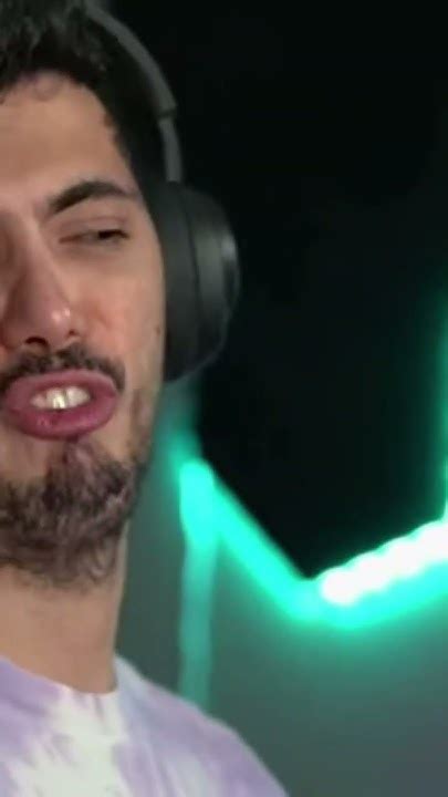 بوس کردن فرشاد سایلنت Youtube