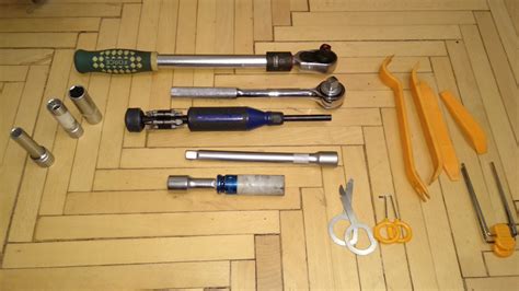 Инструмент в машине. Или подарок на 23 февраля которому будет рад любой ...