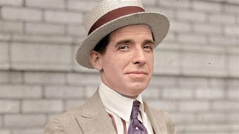 Estafas Piramidales La Increíble Historia De Vida De Carlo Ponzi Su