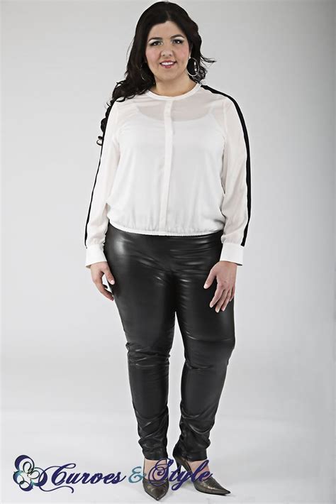 Pin By Remy Mas On Curvy Babes In Leather Holiday Fashion Plus Size