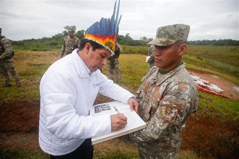 Presidente Castillo Inspeccionó Instalación Militar En La Región Loreto