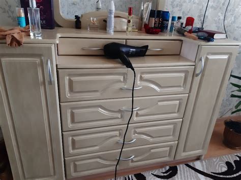 Трюмо з дзеркалом Ua