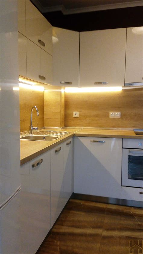 Ъглови Кухни по Поръчка Никеа ООД