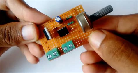 Pulse Width Modulation PWM Signal Generator Using LM Op IC