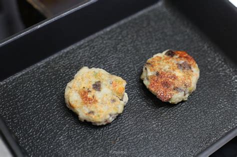 D232 중기토핑이유식 식단 도미살감자양파죽 돼지고기가지함박스테이크 시금치 비트고구마치즈찹쌀볼 오이스틱 찐비트 오렌지클라푸티 요플레사과잼 네이버 블로그