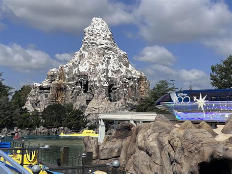 Matterhorn Disneyland 2024