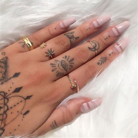 Catty Gyal Finger Tattoos Hand Tattoos Tattoos