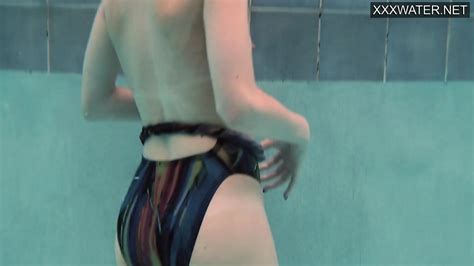 Young Babe Emie Amfibia Gets Orgasms In The Swimming Pool Eporner