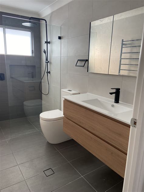 Modern Tiny Bathroom Design