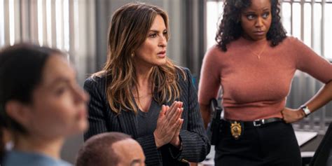 Olivia Benson Helps A Woman Remember In New Law And Order Svu Season 26 Images