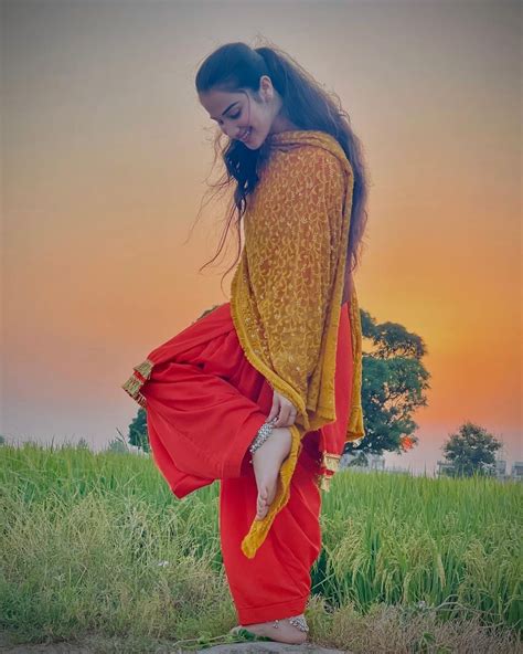 Pari Pandhers Feet