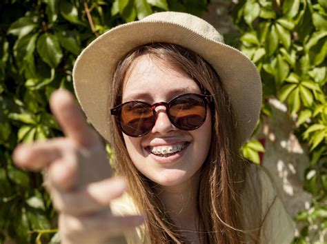 Electric Vs Manual Braces Toothbrush Which Is Best Kiwibird