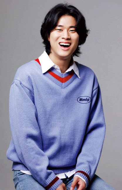 트로트 가수 이찬원 화보집 굽이치