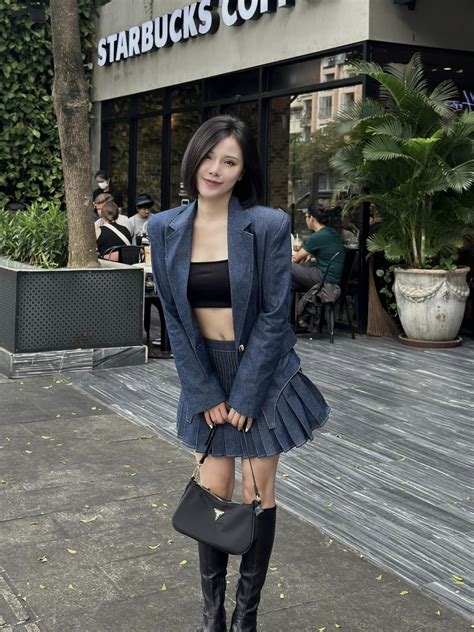 Mc Minh Anh Khoe Body C Ng Ng Game Th Ng P Th