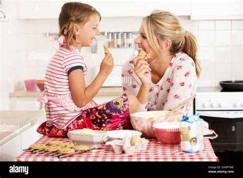 Mother Sweets Biscuits Daughter Mom Mothers Mum Biscuit