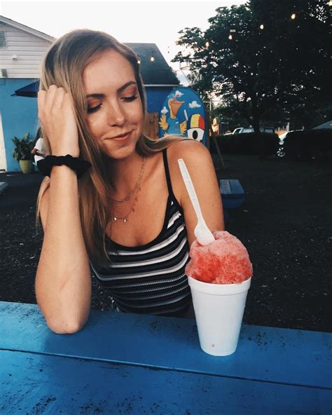 Emily Robertson Emilyrobbb • Instagram Photos And Videos Picture