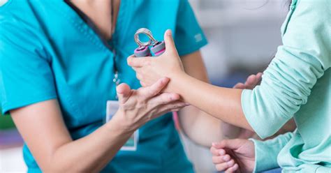 Psych News Alert Handgrip Strength May Offer Clues About Cognitive Function In People With Mood