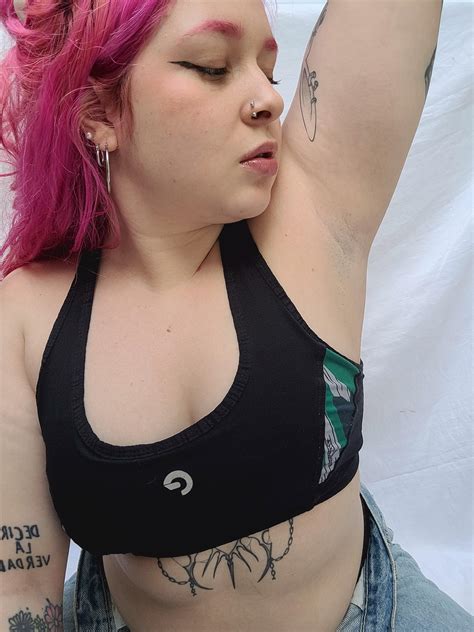 My sweaty armpits waiting your cum.. : r/SweatyPits