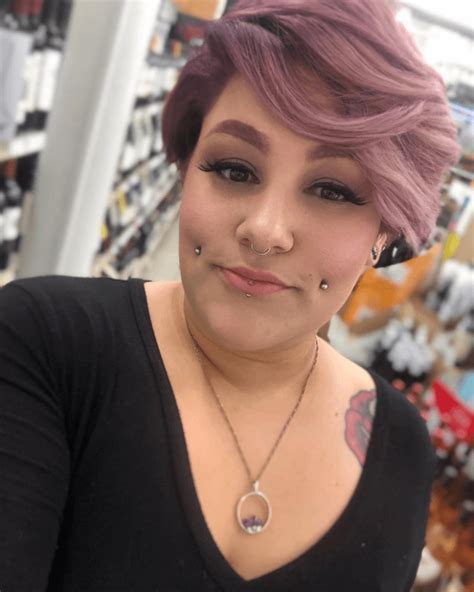 Flattering Short Haircuts For Plus Size Women