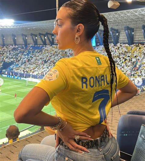 Georgina Rodriguez Si Defila In Tribuna Durante La Partita Di Ronaldo