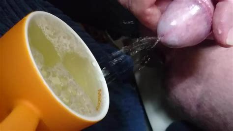 Tasse De Pipi Chaud Xhamster