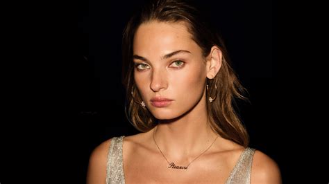 Sova X Anna October ювелірна колаборація що переносить до Pleasure Garden