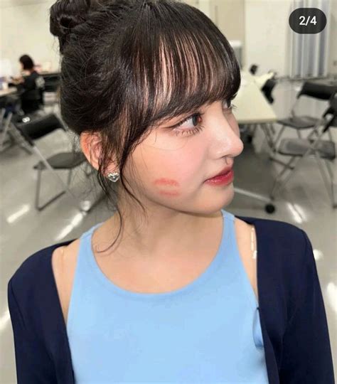 김레이한테 뽀뽀받은 김리즈 리즈 연예인 1일