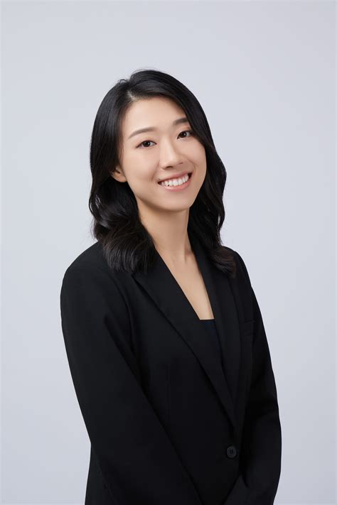 Shao Yu Chen 陳紹予 Medium