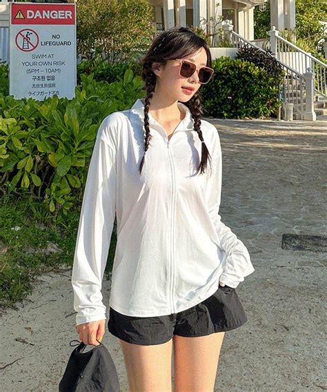 [자체제작] 제이드 래쉬가드 Upf50 집업 긴팔 블랙 비치상의 스윔웨어 남여공용 여성 바캉스 휴가 에이블리