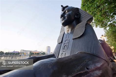 Thames River Statues