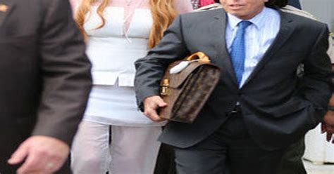 Lindsay Lohan Dad Planning Australia Trip Daily Star