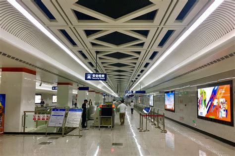 武汉轨道交通地铁7号线凤凰橙【板桥站，湖工大站，园博园北站】新浪新闻