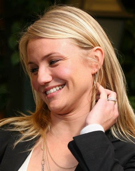 Cameron Diaz Simple Long Hairstyle Suitable For Formal And Informal