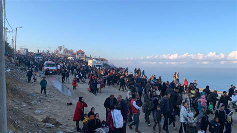 In Pictures Palestinians Make Historic Return To North Gaza Middle