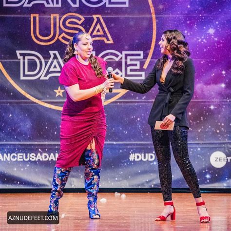 Sarish Khan Feet Aznudefeet