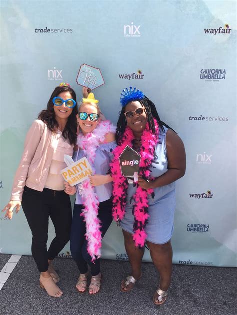 Intern Fun Trading Umbrella Rave