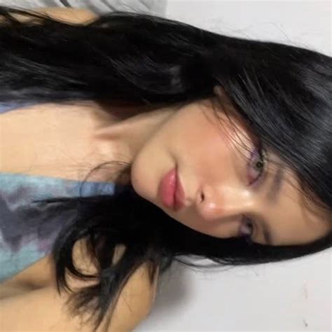 𝒵ℴℯ Zoee Vct • Threads Say More