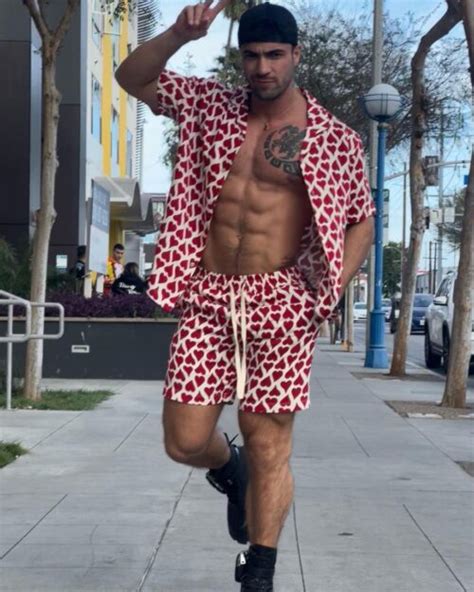 Daniel Montoya El Colombiano Que Triunfa En Onlyfans