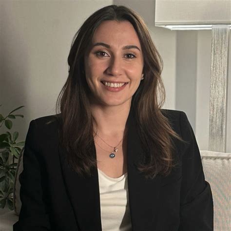 Uzm Kl Psk Cansu Azak Kahya Türkiye Psikologları