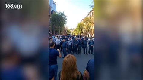 «էսքան արունը իրա վզին ա իրանից հետո ի՞նչ եք անելու քաղաքացին՝ ոստիկաններին Youtube