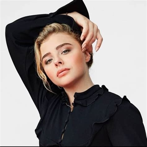 Chloe Grace Moretz Rnosekink