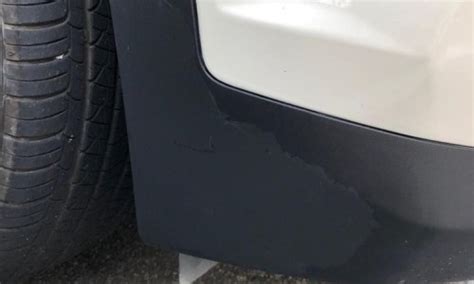 티볼리 무광 플라스틱 범퍼 흠집으로 자동차 흠집제거를 위해 서울 상계동에서~~ 안양호계동외형복원기스제거차량복원긁힘