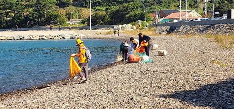 Linkedin 대표그레이스박 페이지 그레이스인재교육원 봉사활동 중인 국장님과 원장님 자원봉사는 자발적으로 시간과 노력을 기부하여 사회나 공동체에 도움을 주는 활동을