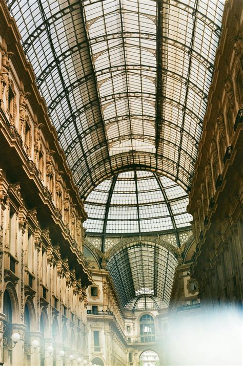 갤러리아 갤러리아 비토리오 에마누엘레 Ii 건물 내부 건축 건축 설계 공공 장소 관광 관광 명소 도시 경관 도시