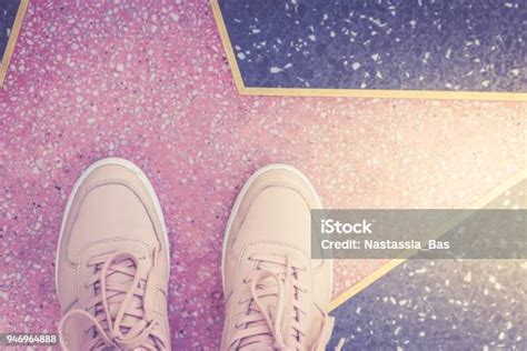 스타와 로스 앤젤레스에서 할리우드 대로에 핑크 스 니 커 즈 로스앤젤레스 시에 대한 스톡 사진 및 기타 이미지 로스앤젤레스